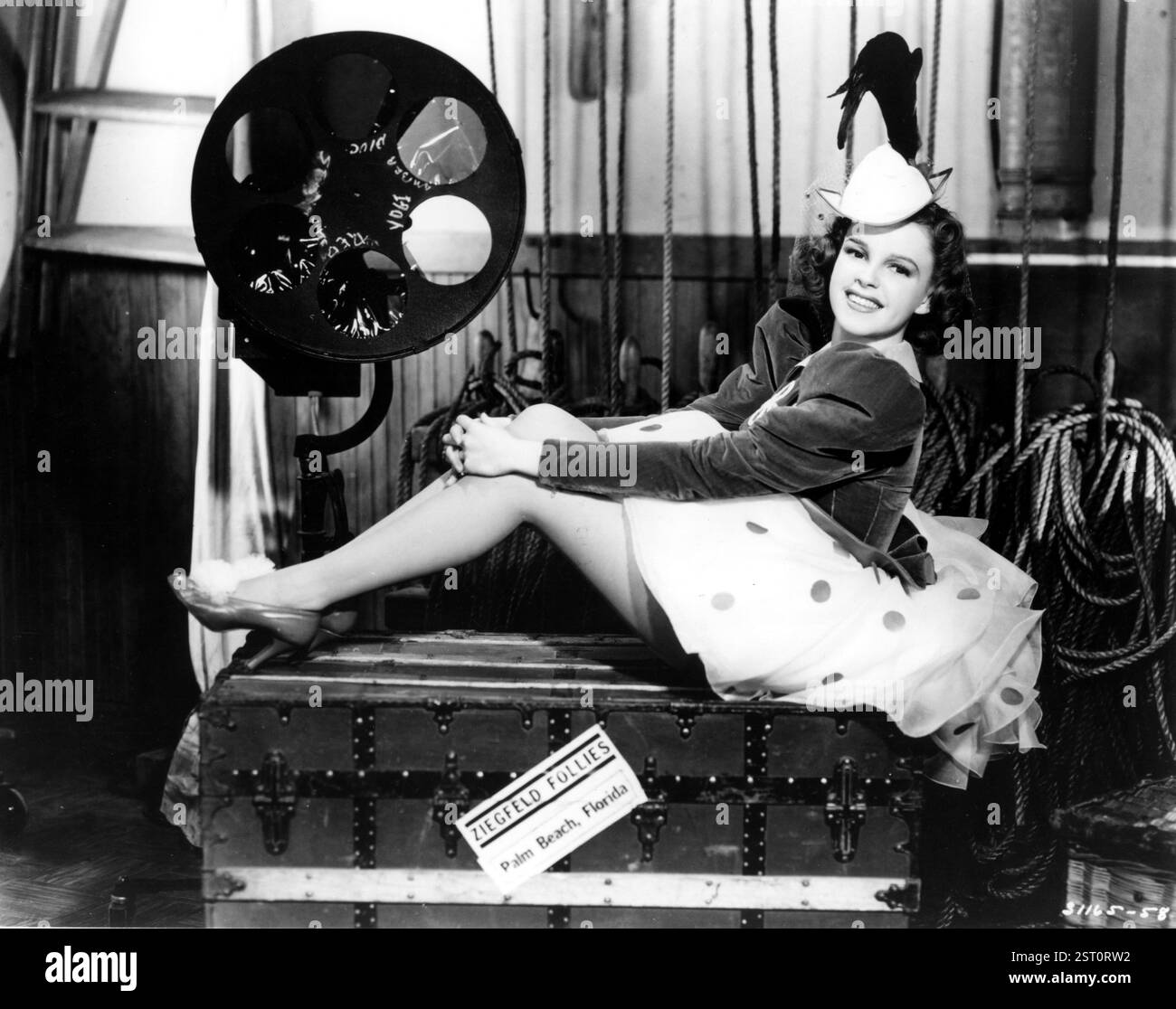 Judy garland ziegfeld girl hi-res stock photography and images - Alamy