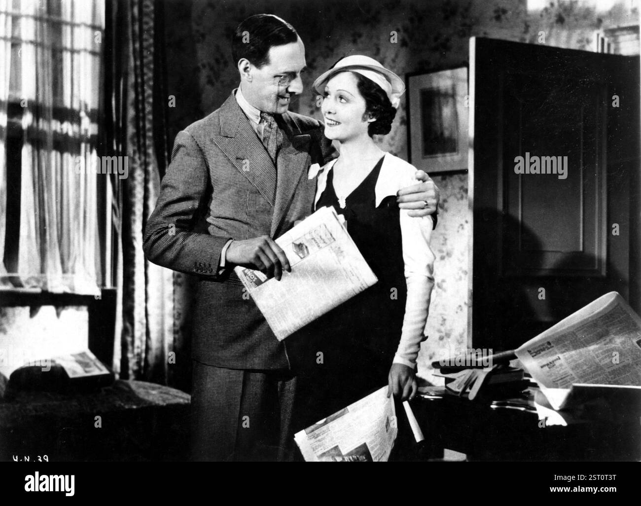 UP TO THE NECK [BR 1933] RALPH LYNN, WINIFRED SHOTTER Date: 1933 Stock Photo - Alamy