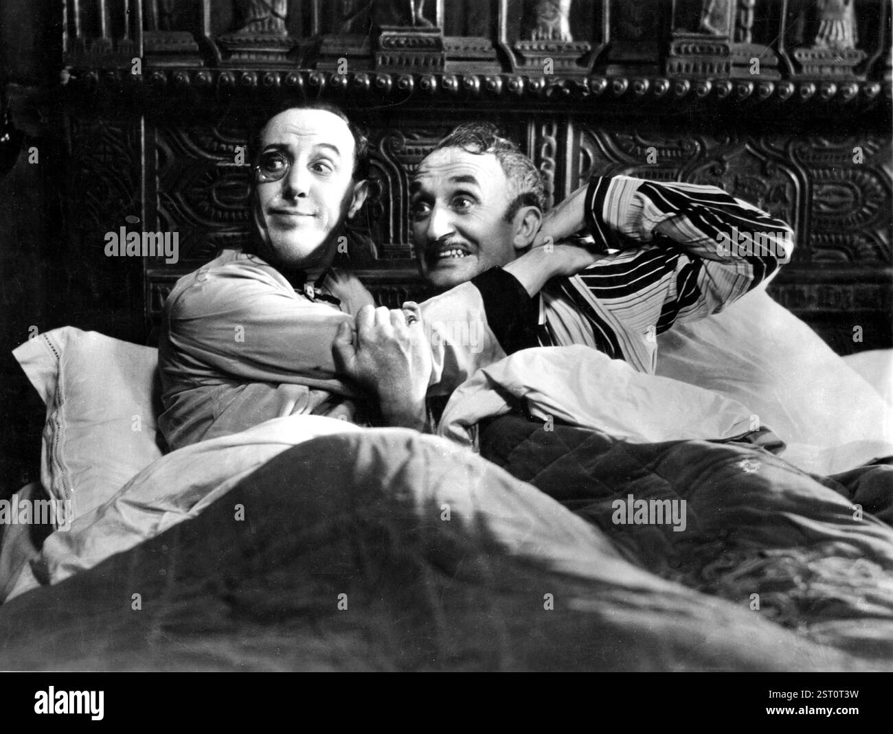 THARK [BR 1932] RALPH LYNN, TOM WALLS Date: 1932 Stock Photo - Alamy