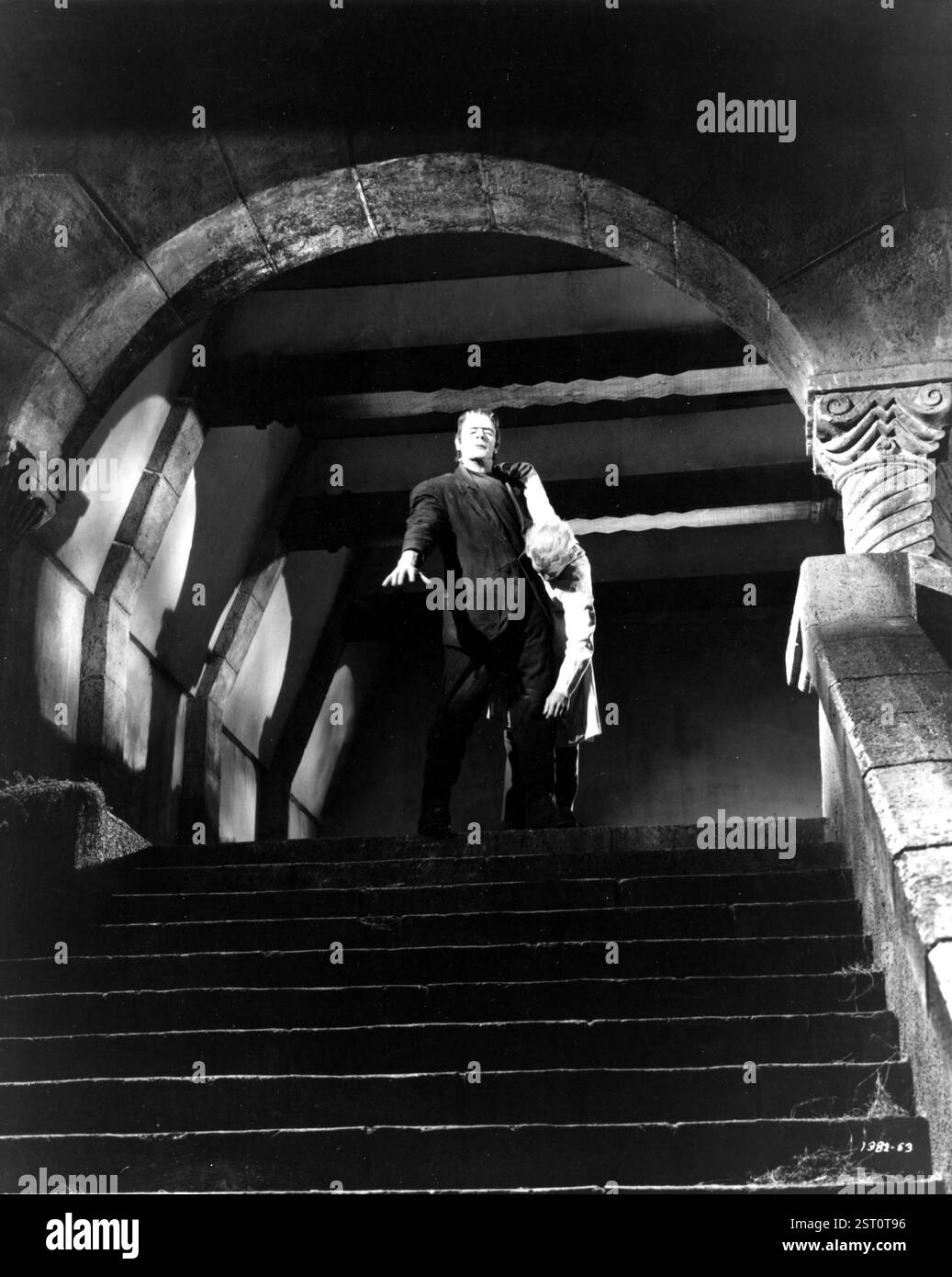 HOUSE OF FRANKENSTEIN [US 1944] GLENN STRANGE as the monster, BORIS ...