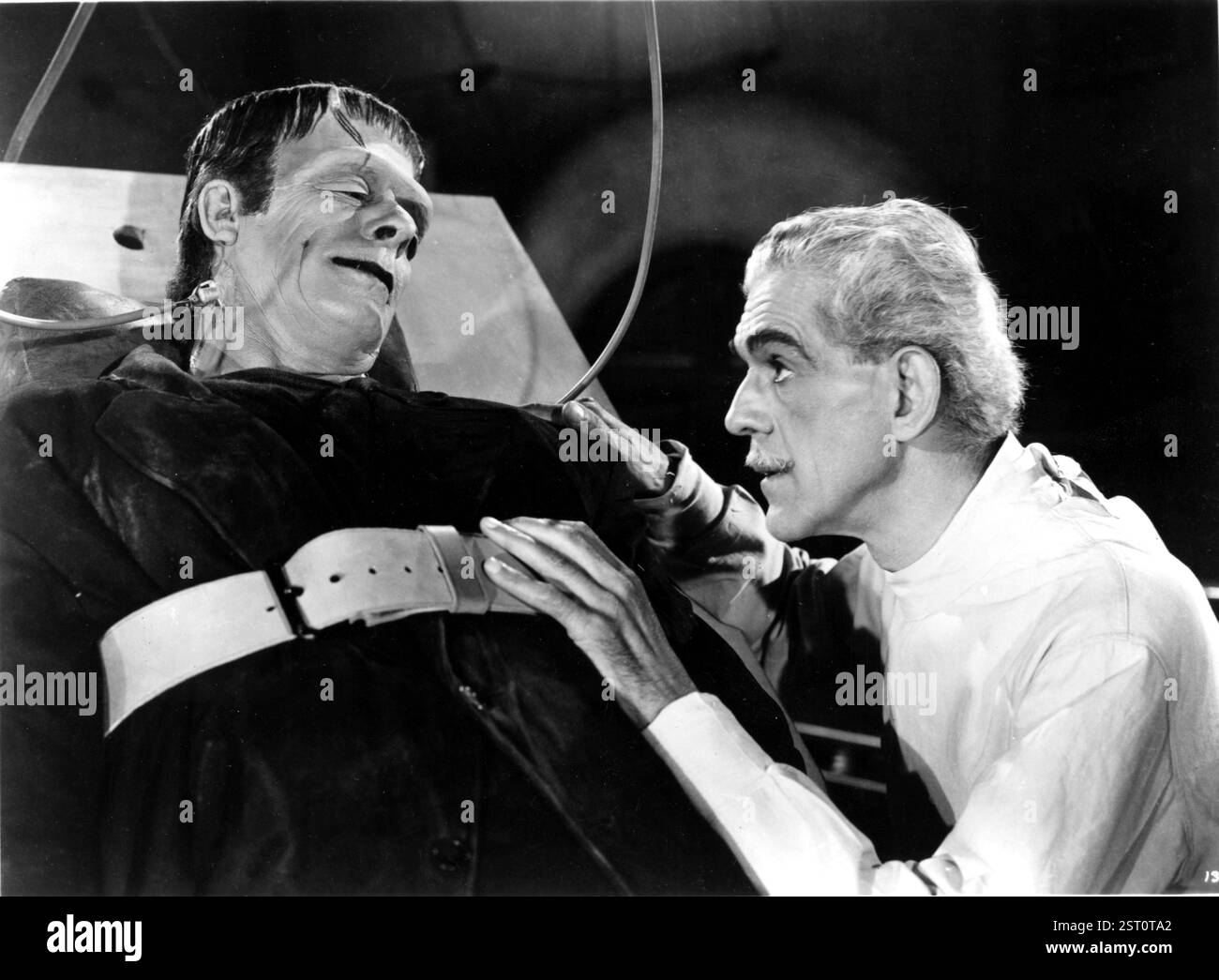 HOUSE OF FRANKENSTEIN [US 1944] GLENN STRANGE as the monster, BORIS ...