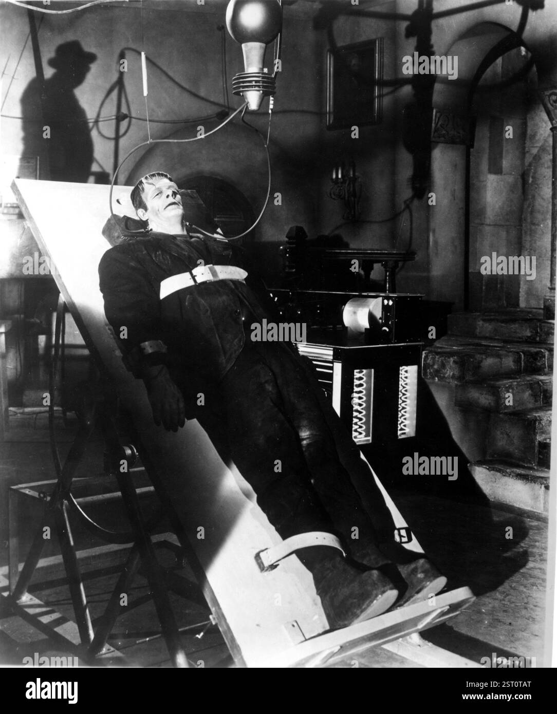 HOUSE OF FRANKENSTEIN [US 1944] GLENN STRANGE as the monster Date: 1944 ...