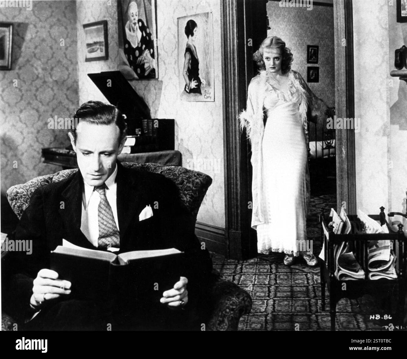 OF HUMAN BONDAGE [US 1934] LESLIE HOWARD, BETTE DAVIS Date: 1934 Stock ...