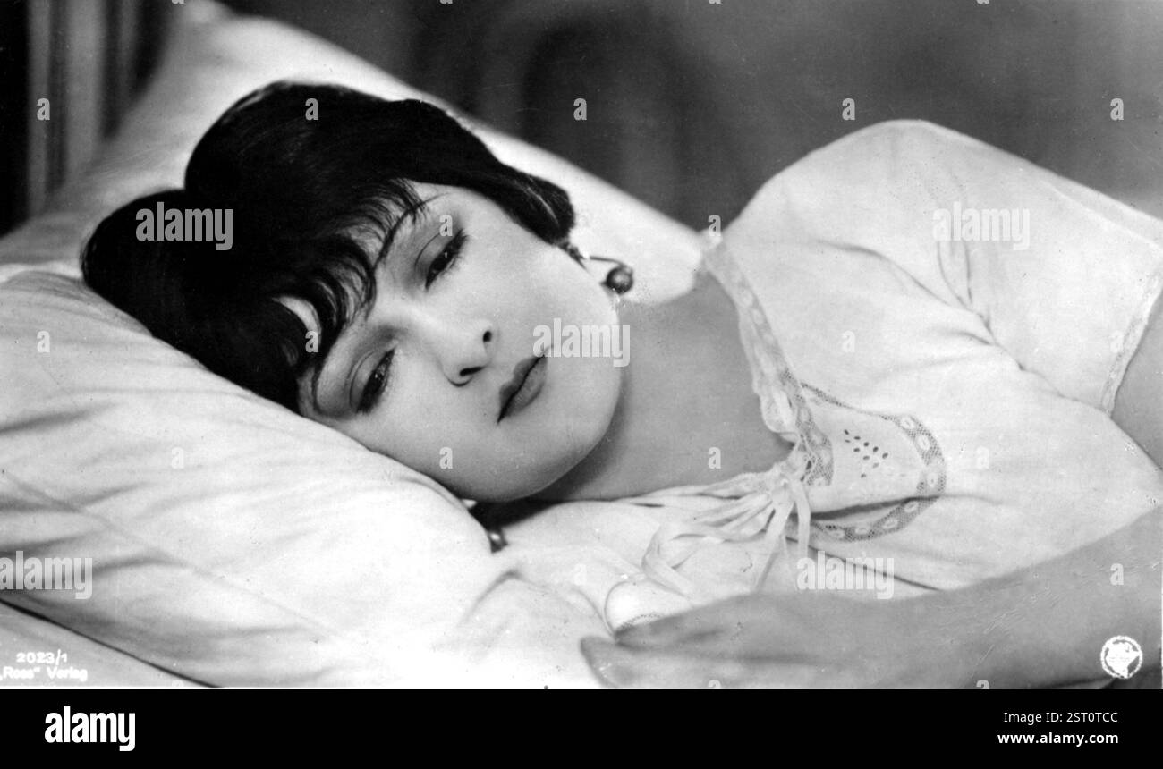 Lya de putti hi-res stock photography and images - Alamy