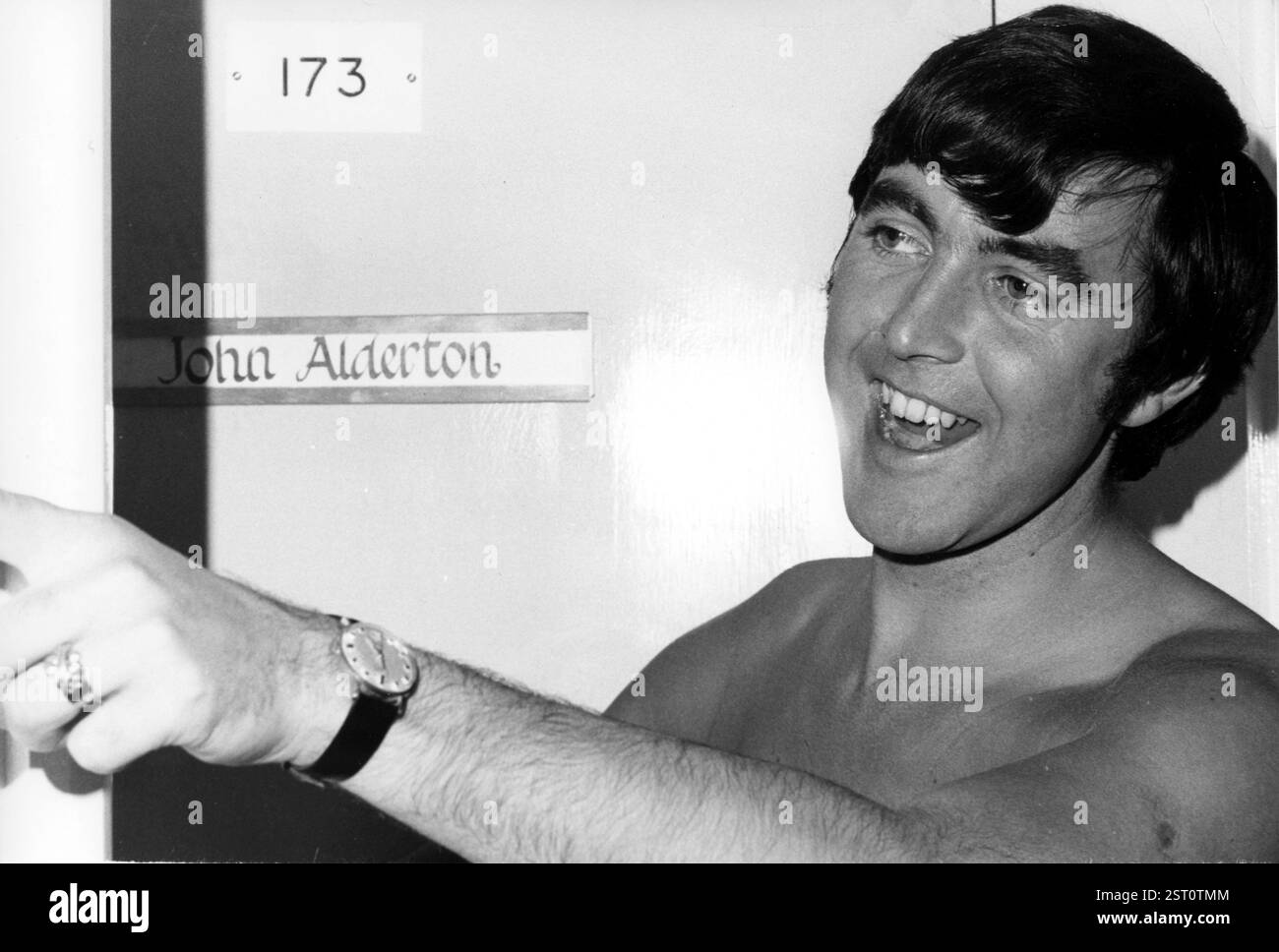 JOHN ALDERTON [b. 1940] British actor Date: 1940 Stock Photo - Alamy