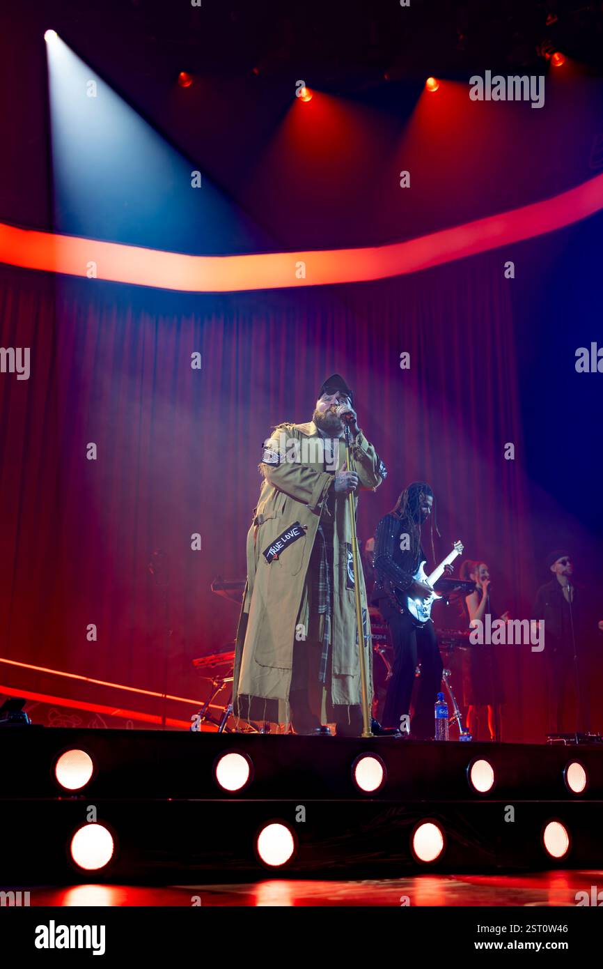 Teddy swims hi-res stock photography and images - Alamy