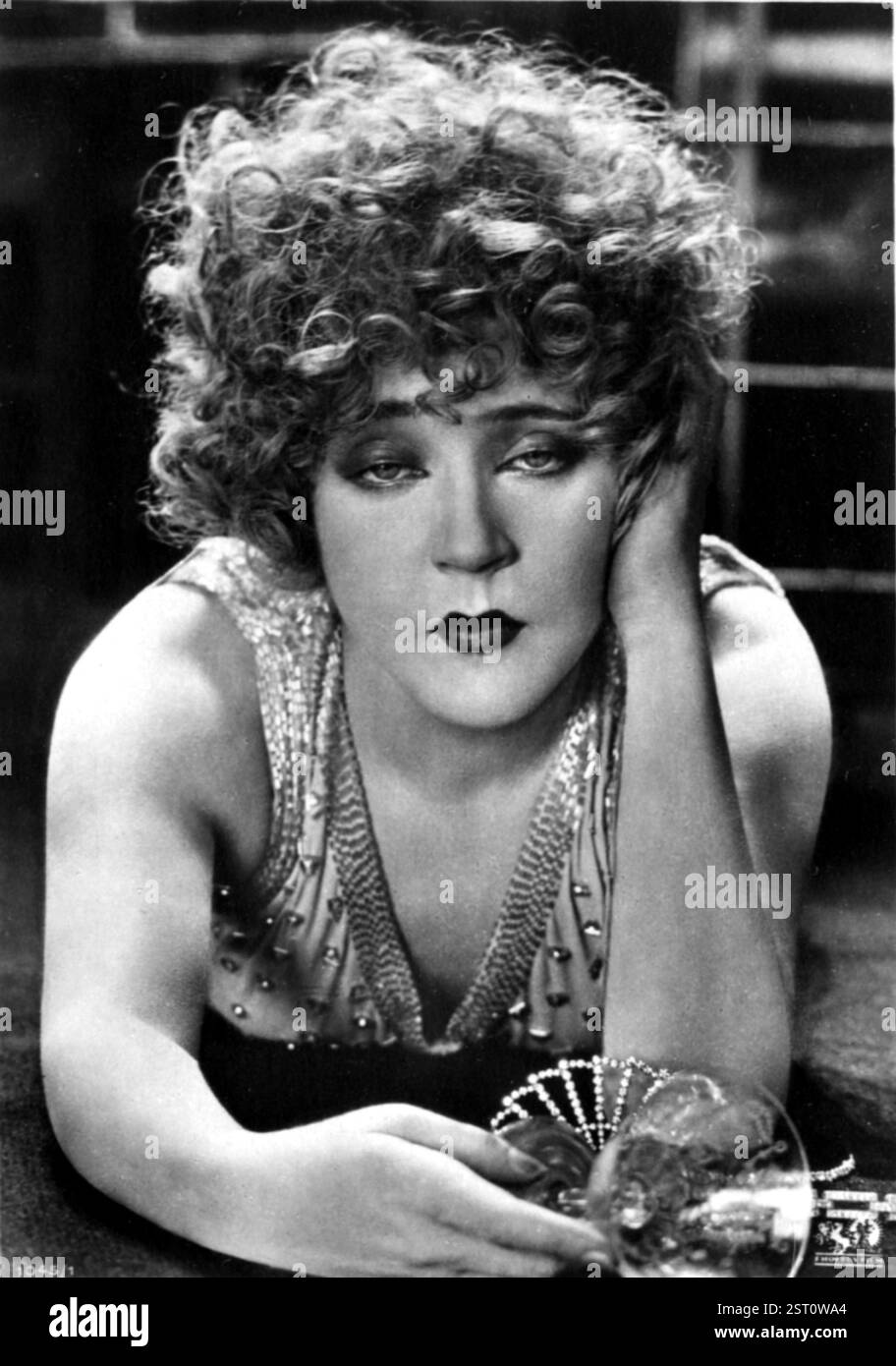 CIRCE, THE ENCHANTRESS [US 1924] MAE MURRAY Date: 1924 Stock Photo - Alamy