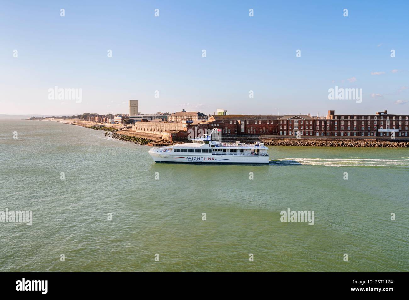 WightLink Wight Ryder I ferry passes Fort Blockhouse in Gosport at the ...