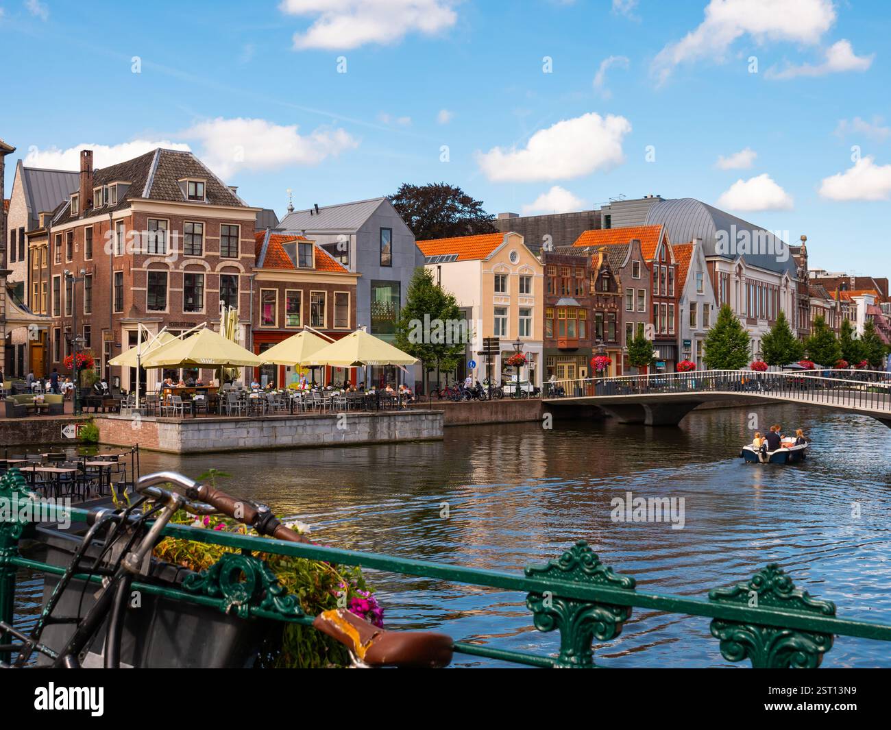 Waterways and typical Dutch architecture in Leiden Stock Photo - Alamy