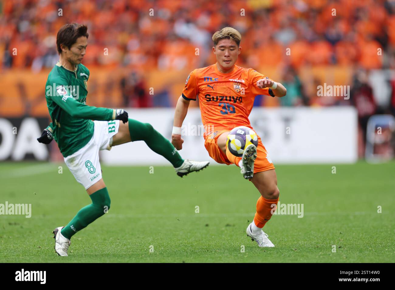 Tokyo, Japan. 16th Feb, 2025. (L-R) Kosuke Saito (Verdy), Zento Uno (S ...