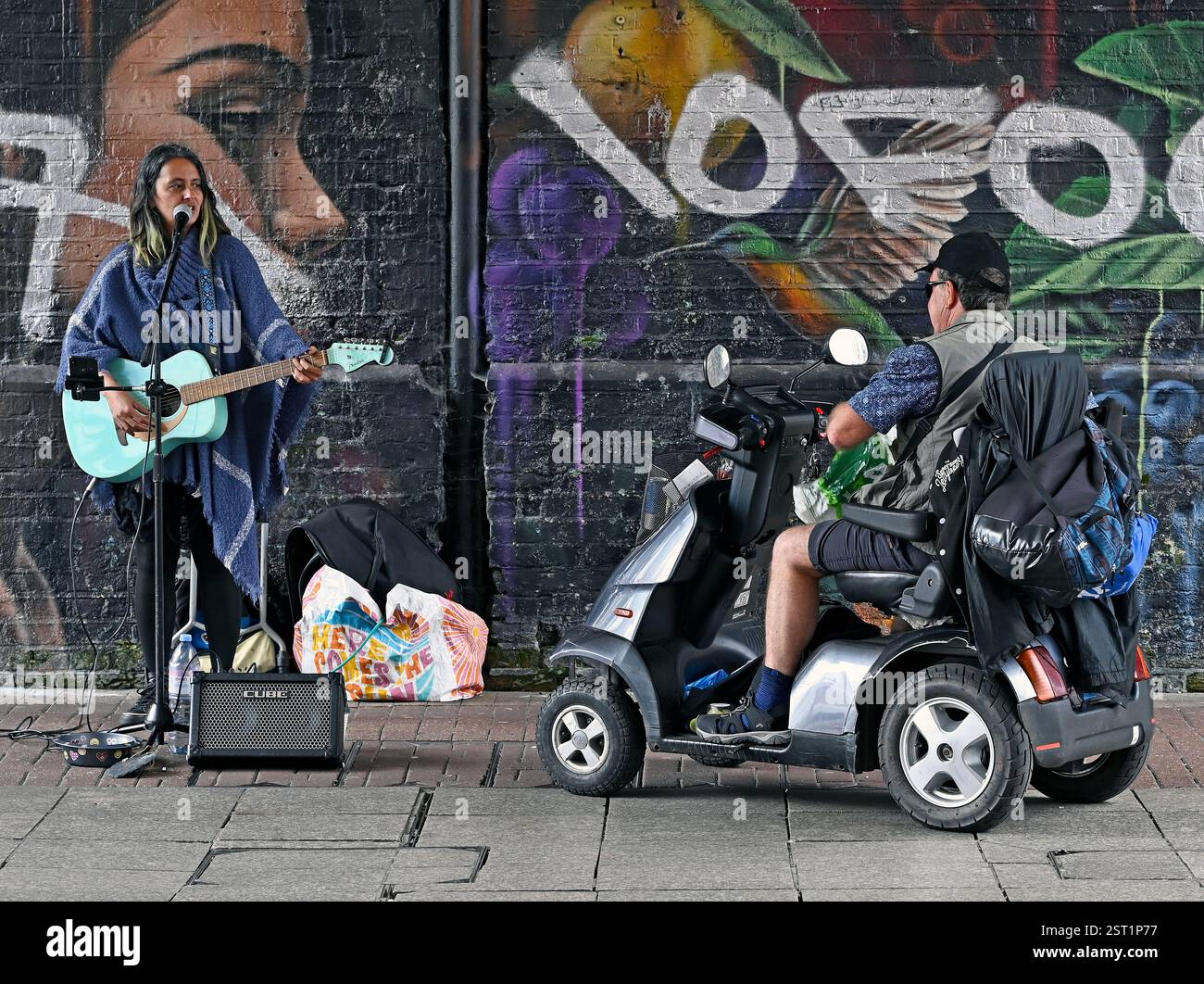 Sounds on the street hi-res stock photography and images - Alamy