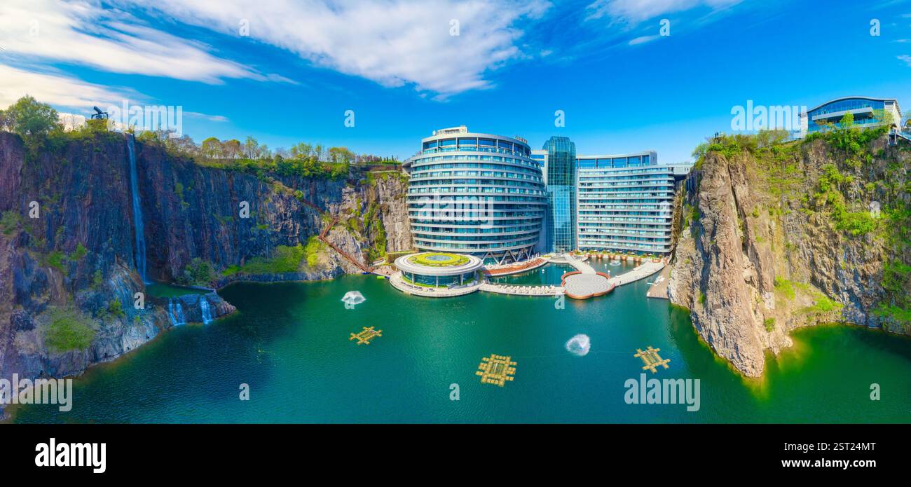 Scenery of Tianma Mountain Deep Pit, Sheshan tourist resort, Shanghai ...