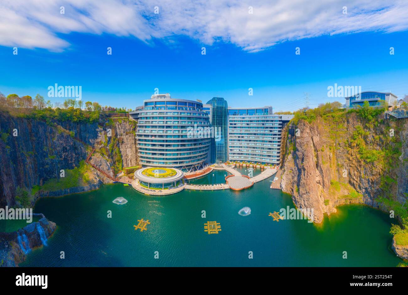Scenery of Tianma Mountain Deep Pit, Sheshan tourist resort, Shanghai ...