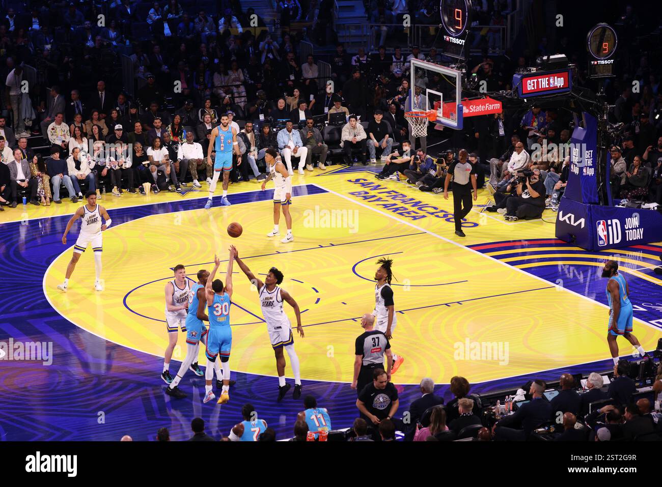 Golden State Warriors guard Stephen Curry attempts a 3-point basket ...