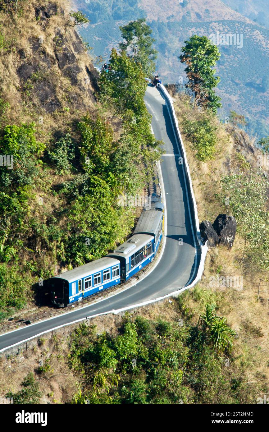 Scenic train ride of Darjeeling Himalayan Railway Stock Photo - Alamy