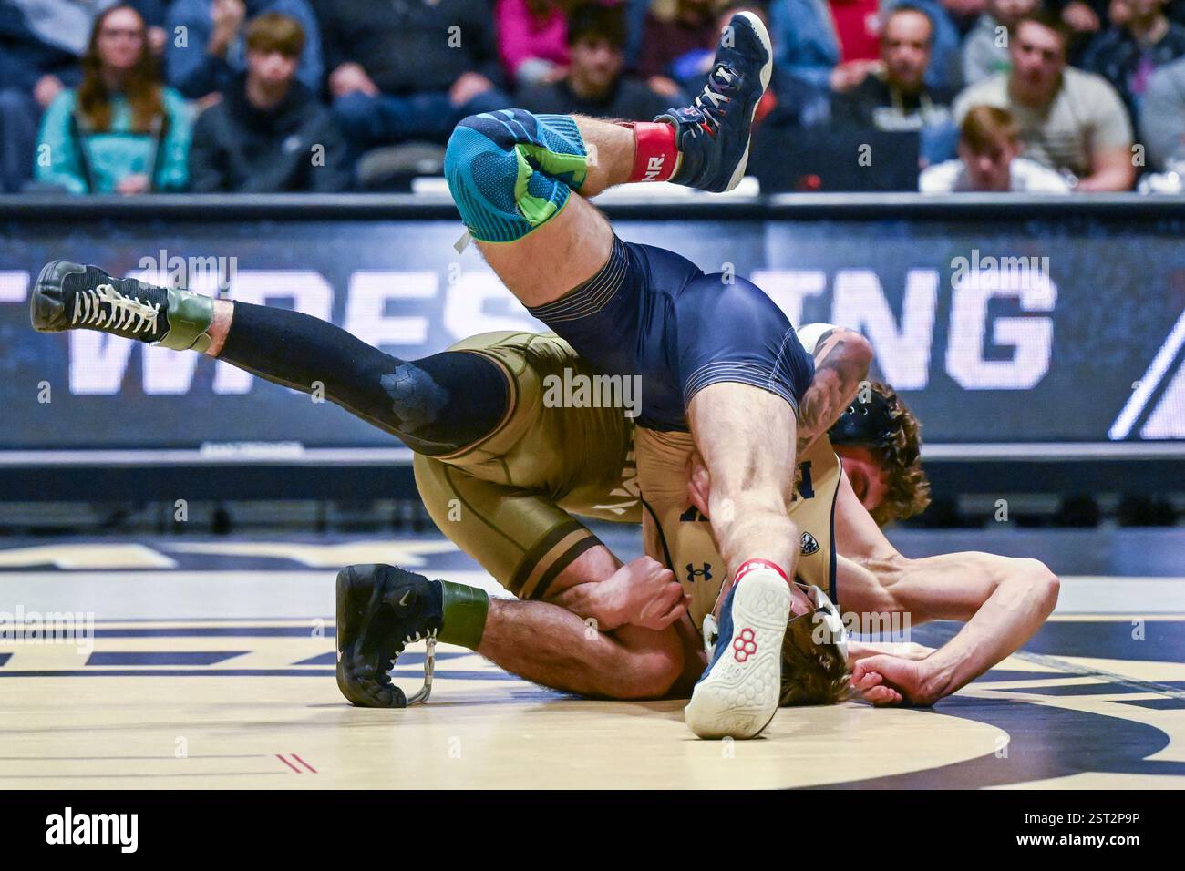 West Point, Ny, USA. 16th Feb, 2025. ETHAN BERGINC 133lbs OF THE ARMY ...