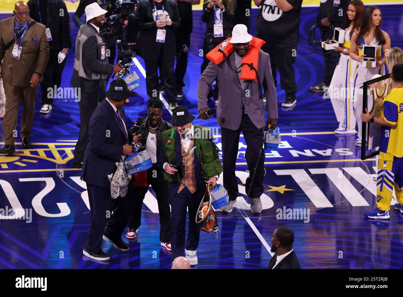 Kenny Smith, Charles Barkley, Ernie Johnson and Shaquille O'Neal walk ...