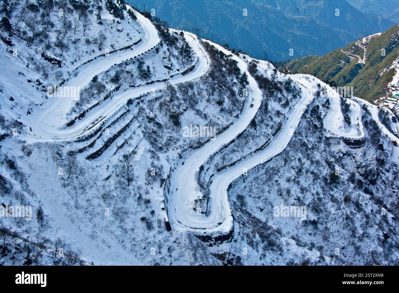 Sikkims snowy face hi-res stock photography and images - Alamy