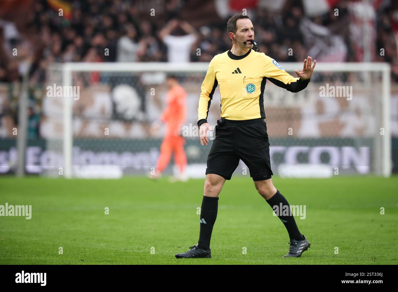 Hamburg, Germany. 15th Feb, 2025. Soccer: Bundesliga, FC St. Pauli - SC ...