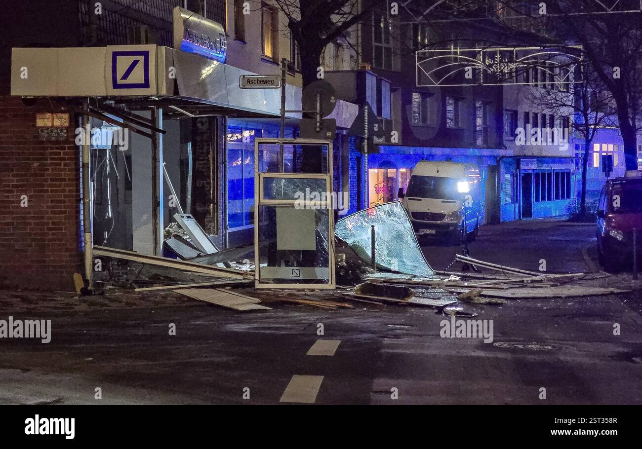 Wuppertal, Germany. 17th Feb, 2025. Debris lies in front of a destroyed ...