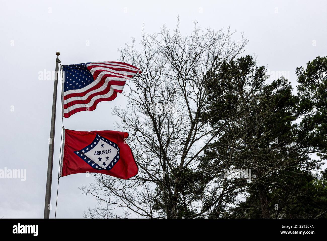 USA and Arkansas flags outside Lake Catherine State Park Headquarters ...
