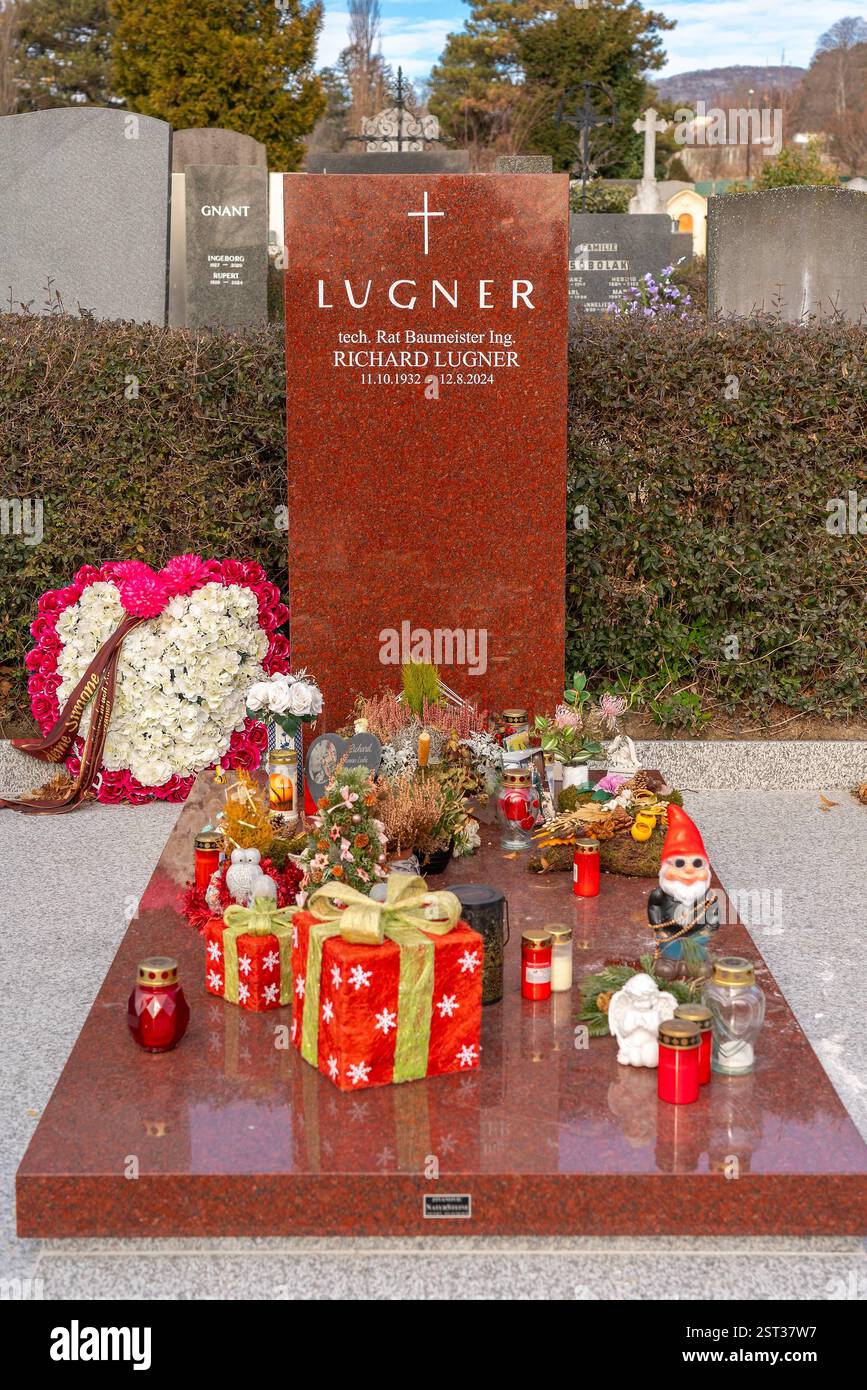 Current view of Richard Lugner's grave with a new gravestone shortly ...