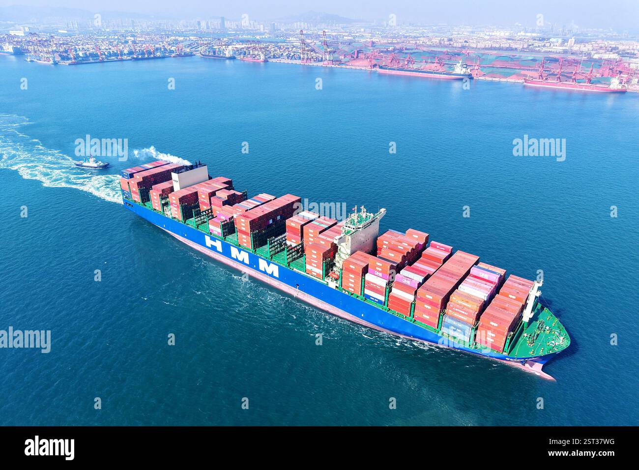 QINGDAO, CHINA - FEBRUARY 17, 2025 - A cargo ship loaded with foreign ...