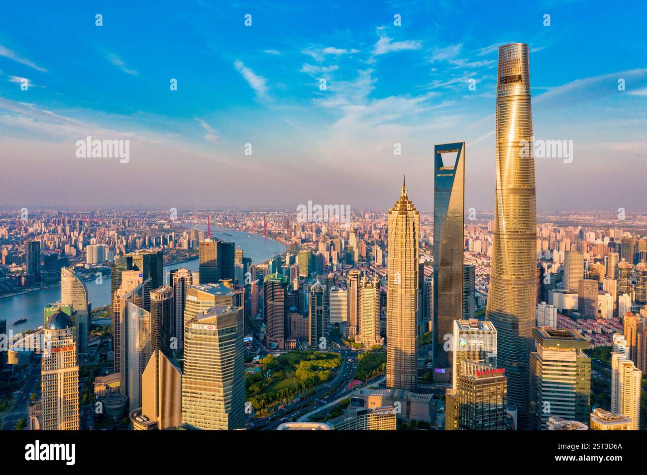Shanghai center landmarks hi-res stock photography and images - Alamy