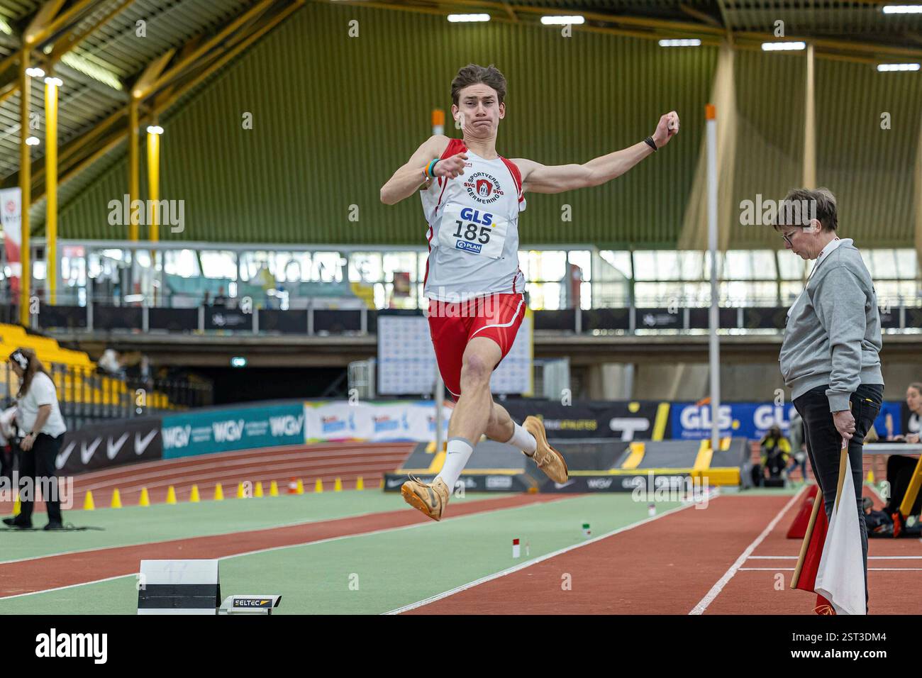 Dortmund, Deutschland. 16th Feb, 2025. Benedikt Maurer (SV Germering ...