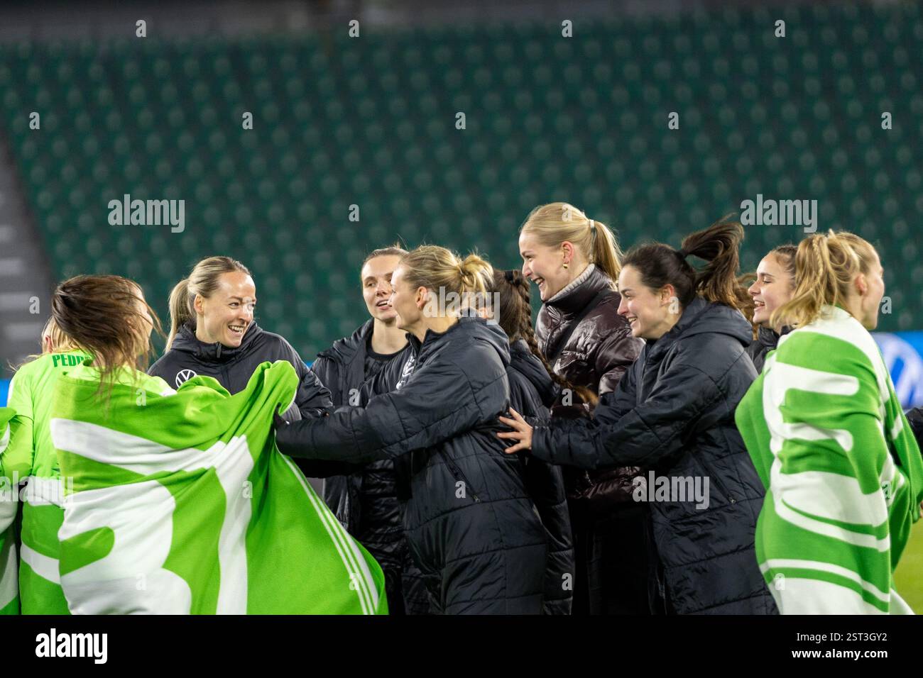 Team of VfL Wolfsburg celebrating the win 6:1 together - Google Pixel Frauen Bundesliga Game VfL ...