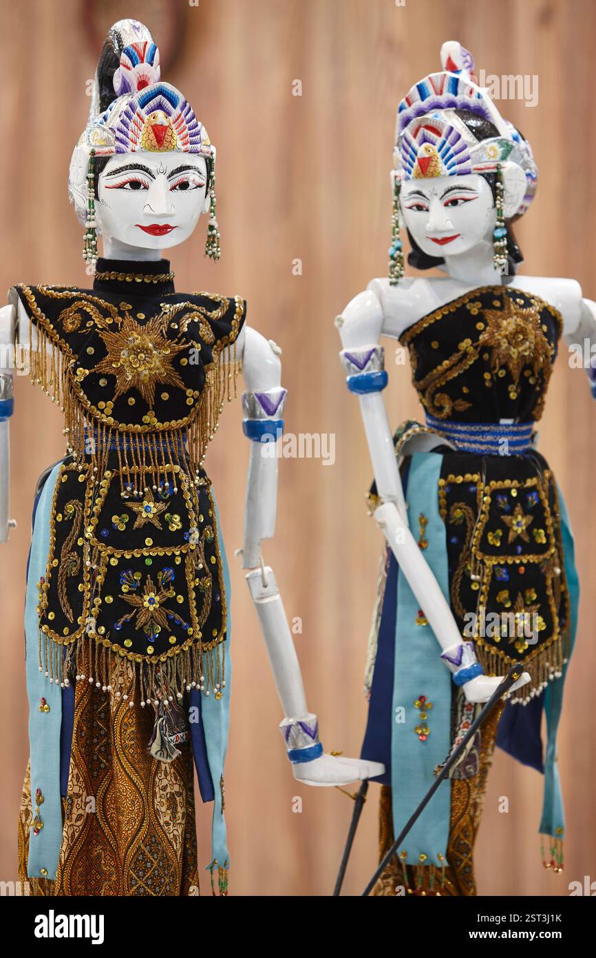 Traditional Indonesian handcrafted female dancers puppets. Asian ...