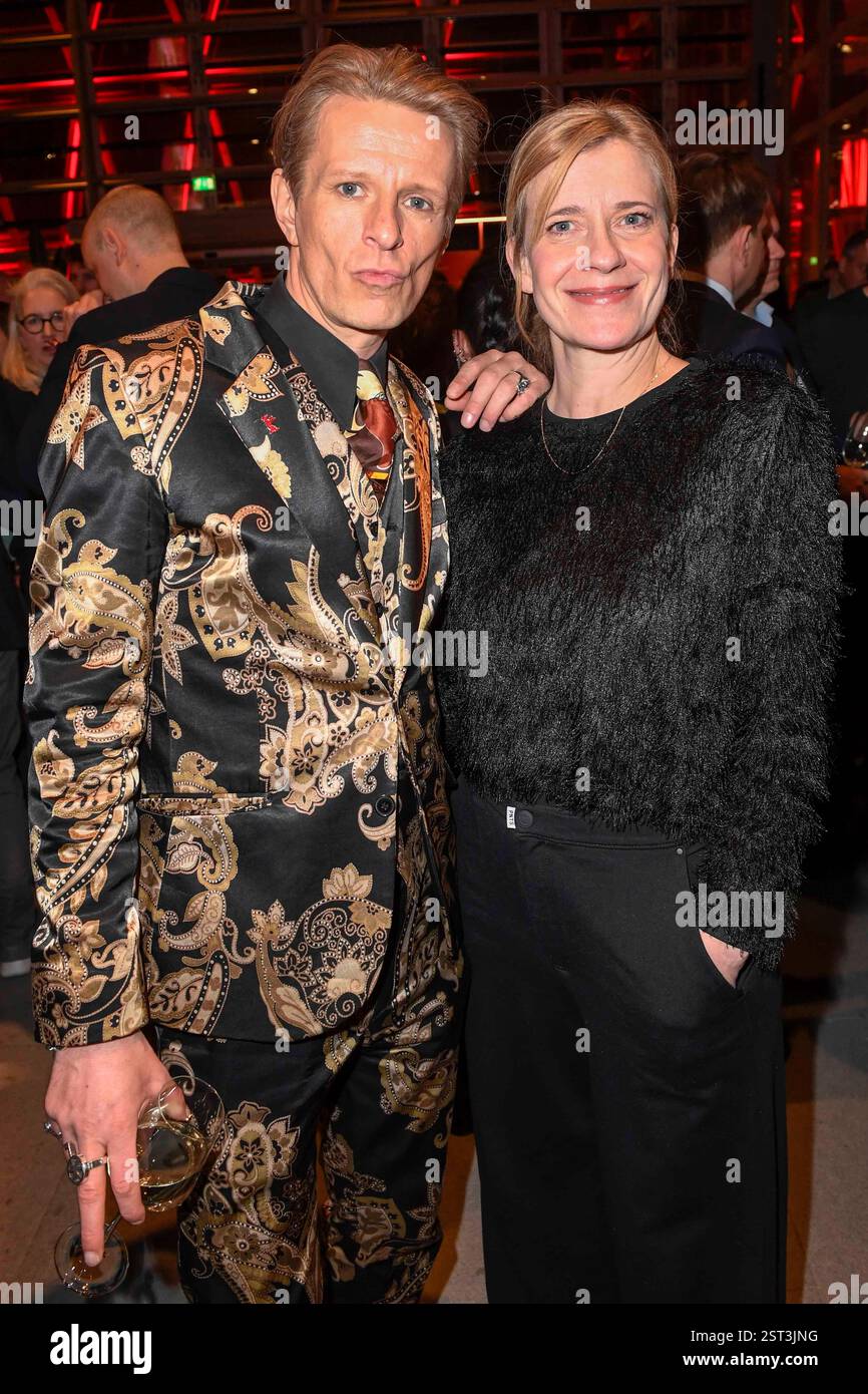 Alexander Scheer und Caroline Peters Schauspieler zu Gast auf der Party ...