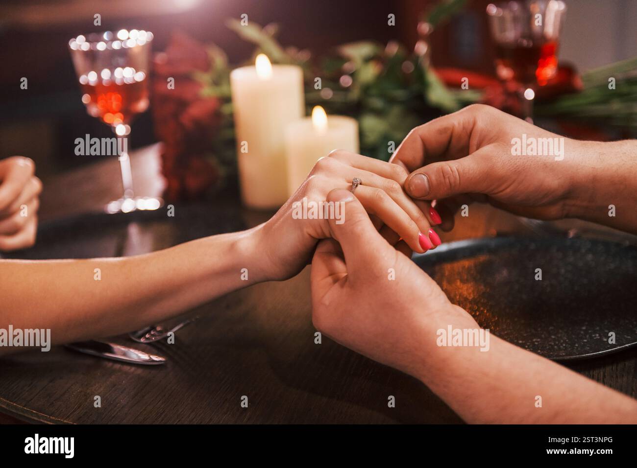 Close up. Romantic couple have dinner in the restaurant Stock Photo - Alamy