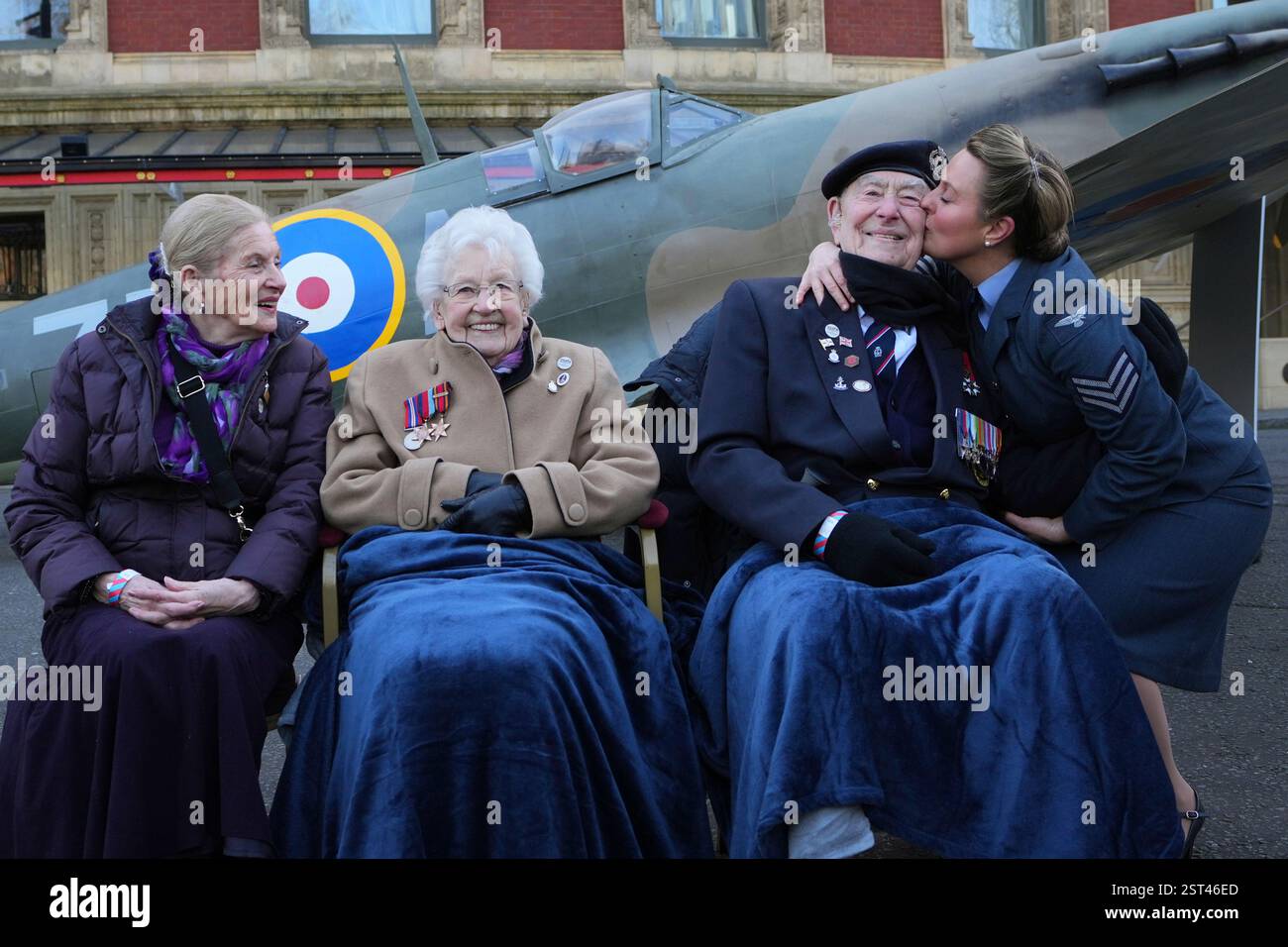 From left, Doreen Simpson, 87, a child evacuee, Ruth Barnwell, a 100 ...