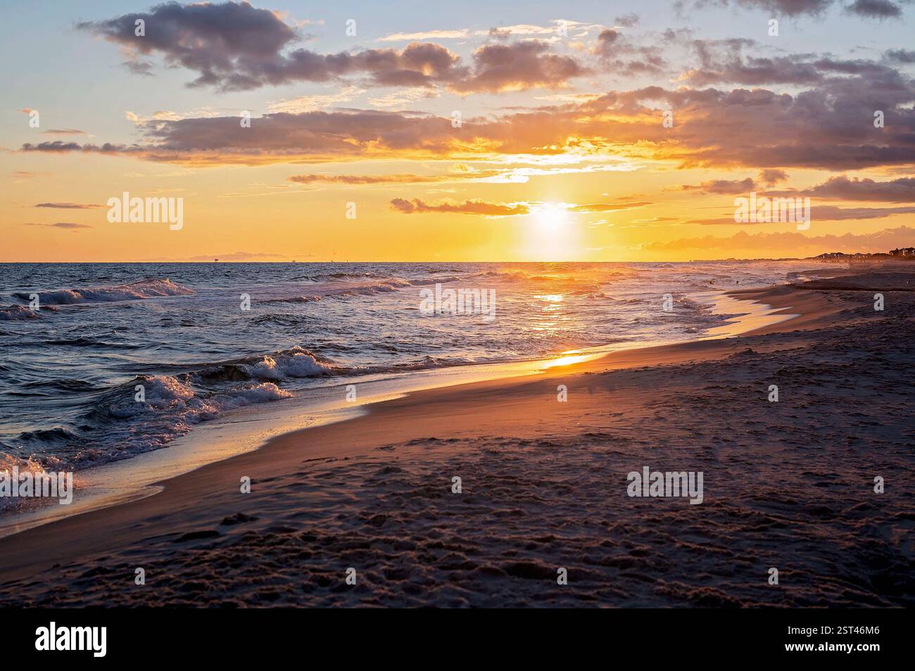 Soft ocean waves reaching sandy hi-res stock photography and images - Alamy