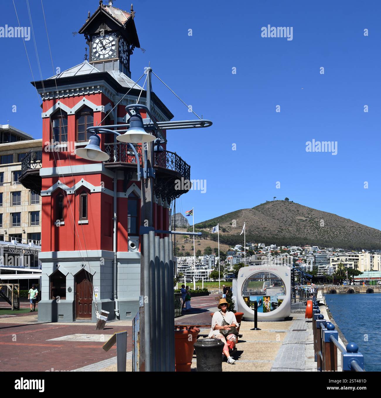 Harbour of V&A Waterfront in Cape Town with Table Mountain in the ...