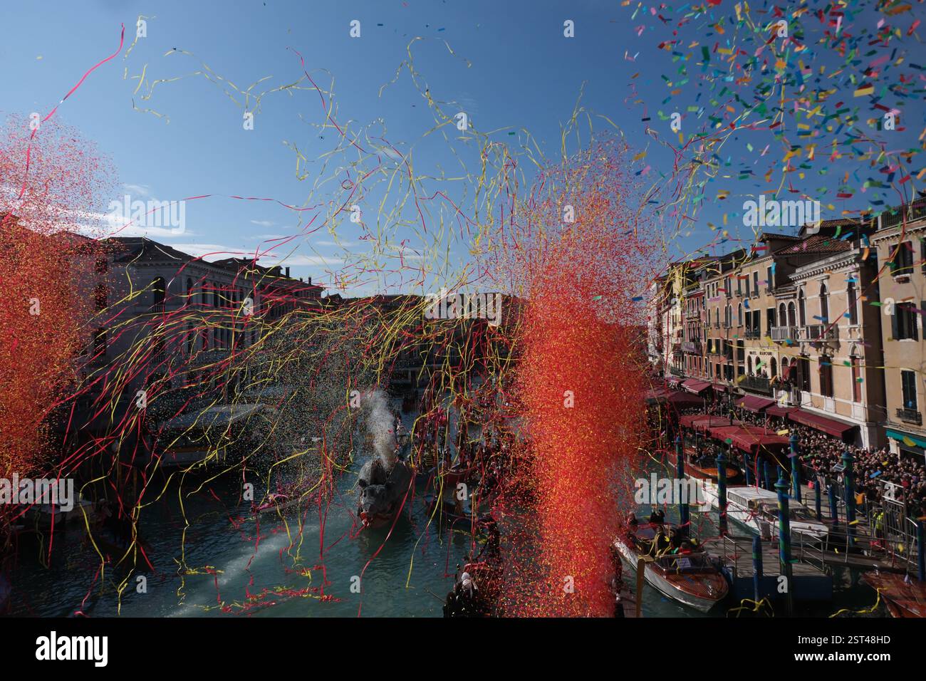 People rowing in a masquerade parade during Venice Carnival Stock Photo ...