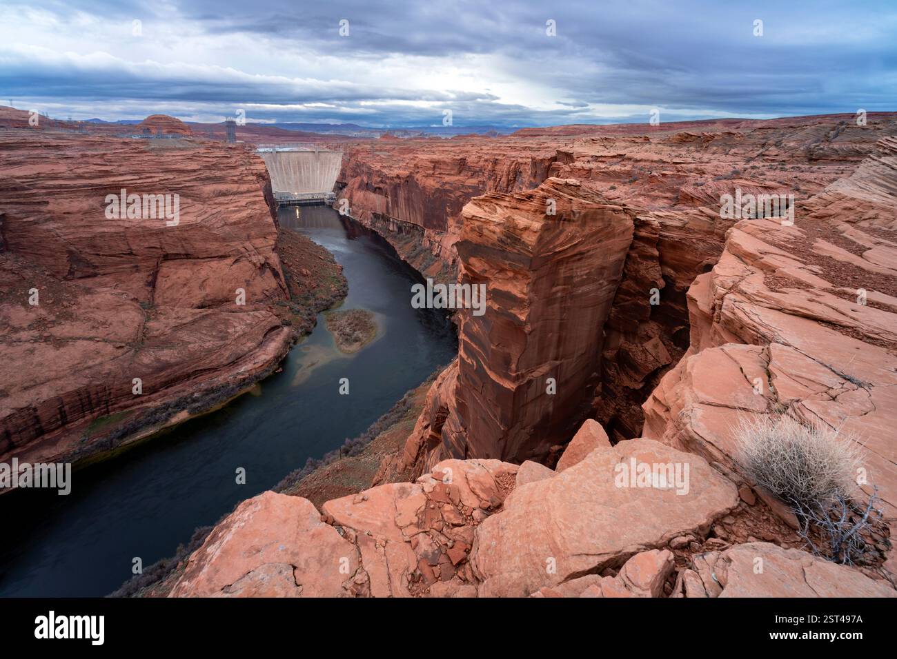 Rock formation at glen canyon dam hi-res stock photography and images ...