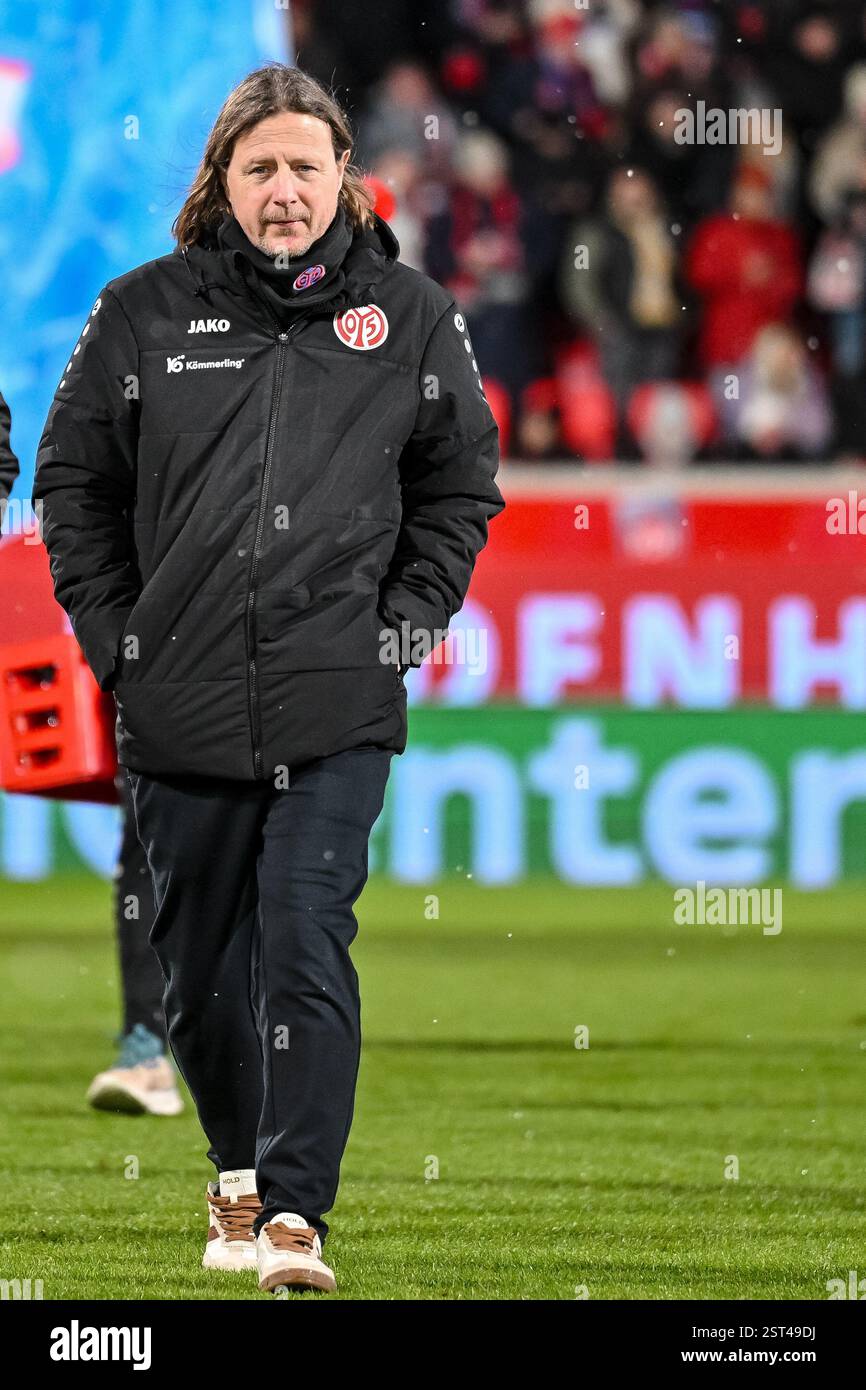 Heidenheim, Germany. 16th Feb, 2025. Soccer: Bundesliga, 1. FC ...