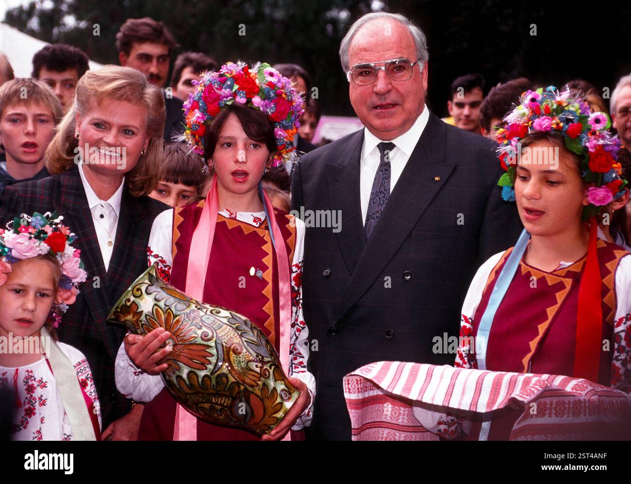 Federal Chancellor Helmut KOHL and his wife Hannelore KOHL at the ...
