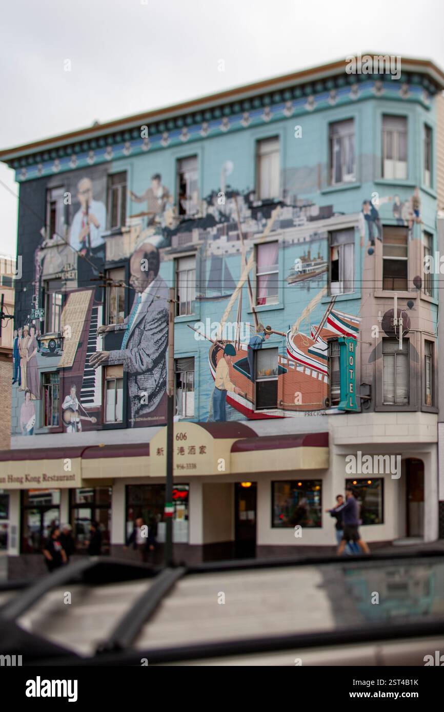 Building with mural in Chinatown San Francisco, CA Stock Photo - Alamy