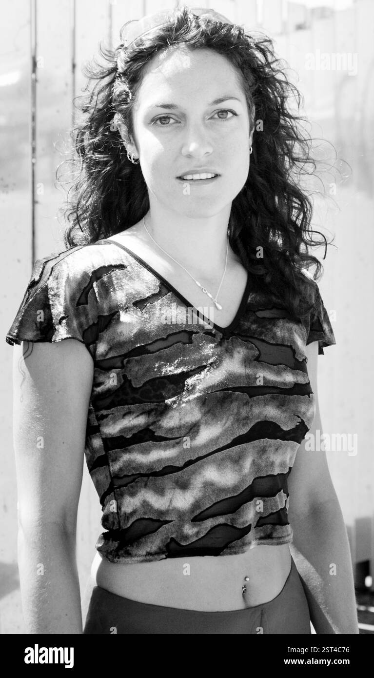 RACHEL MARI KIMBER, PORTRAIT, CARDIFF, 2003: Singer songwriter Rachel ...