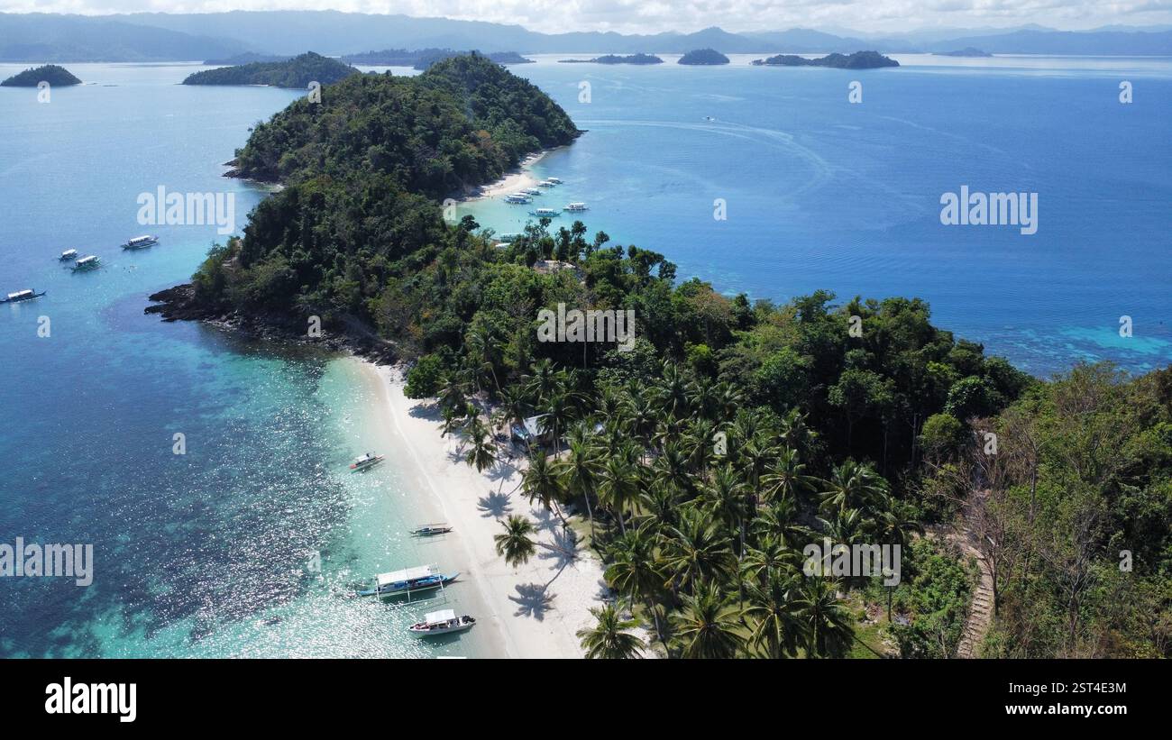 Aerial view of tropical island with boats, Philippines Stock Photo - Alamy
