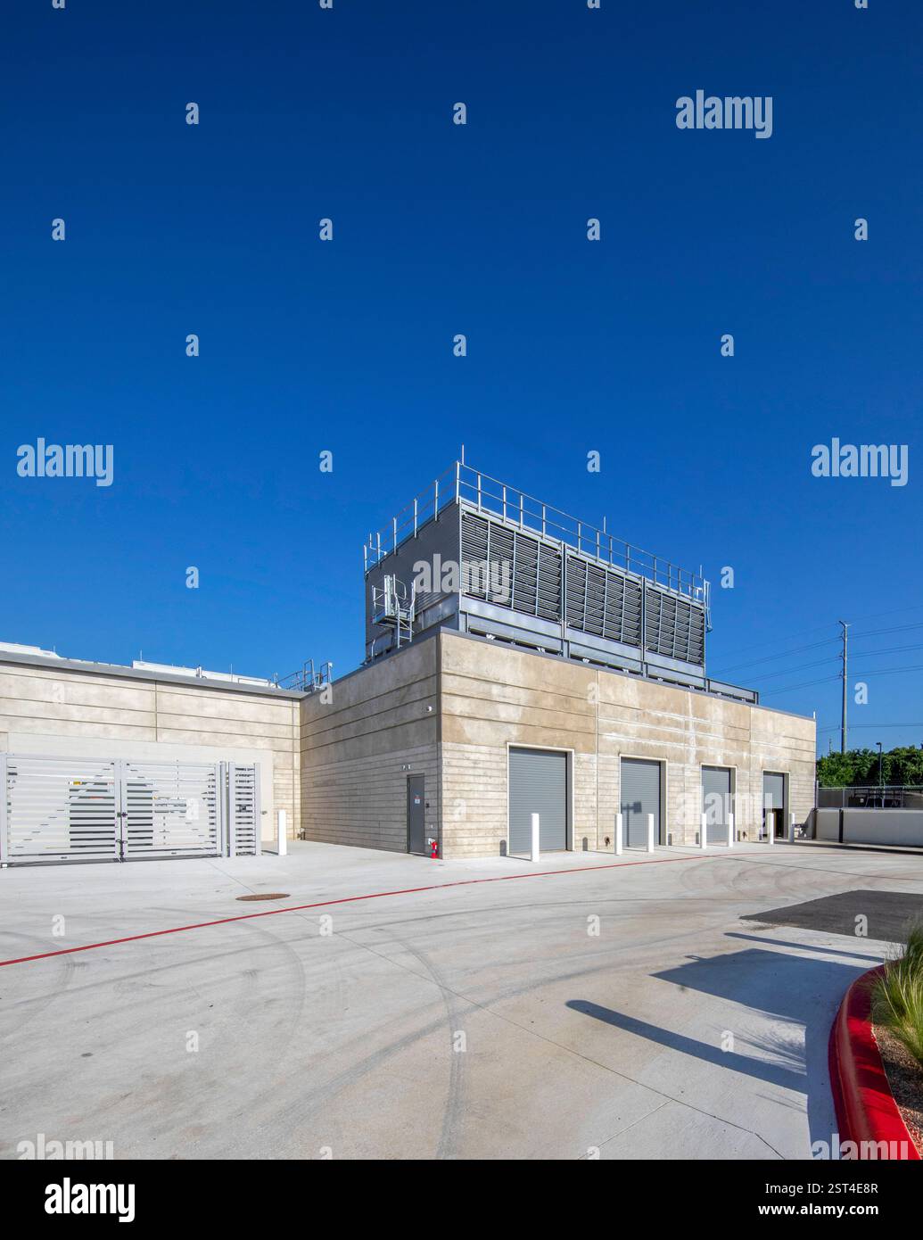 New office construction in Houston Stock Photo - Alamy