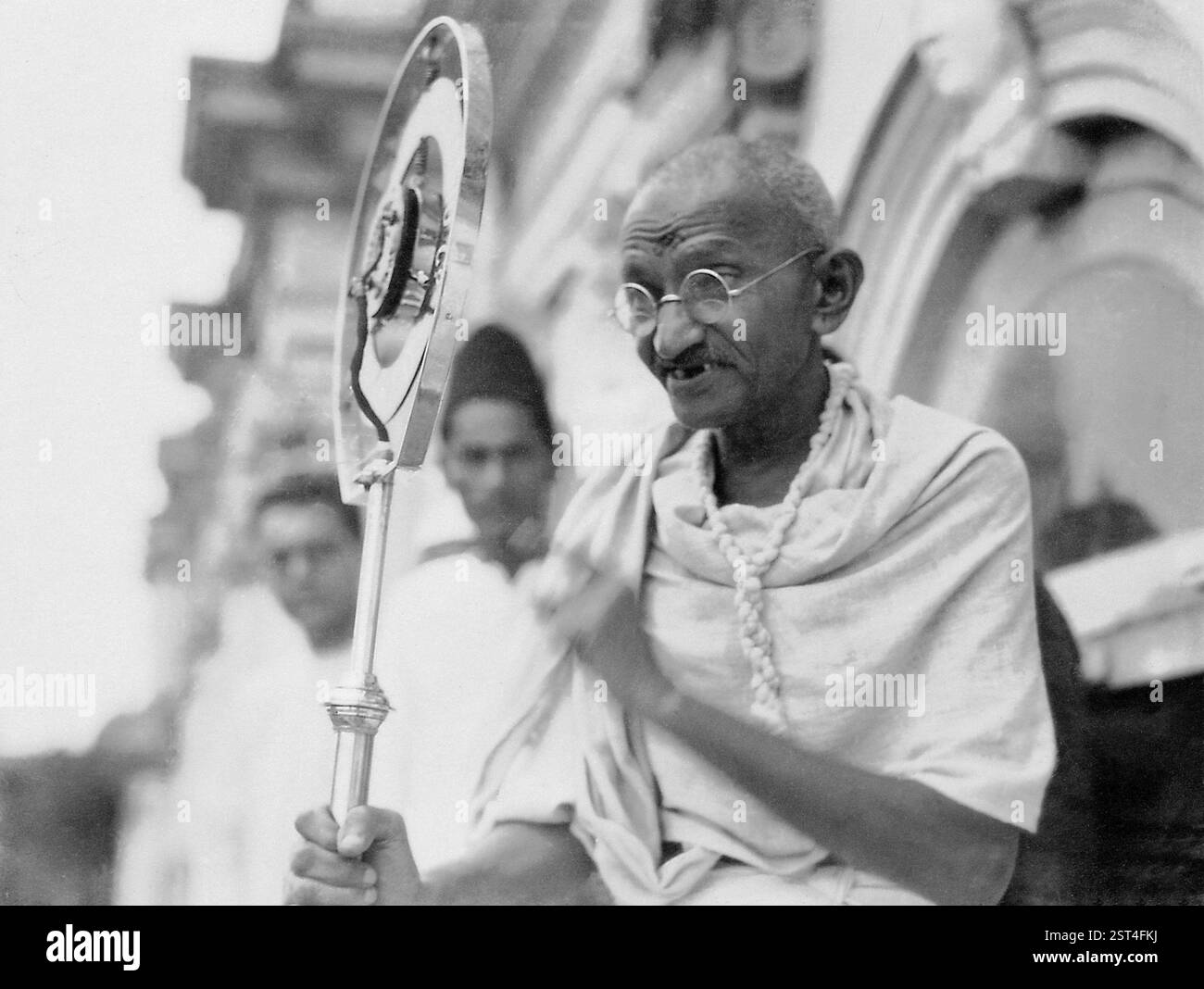 Mahatma Gandhi addressing a public meeting at Mumbai, Maharashtra ...