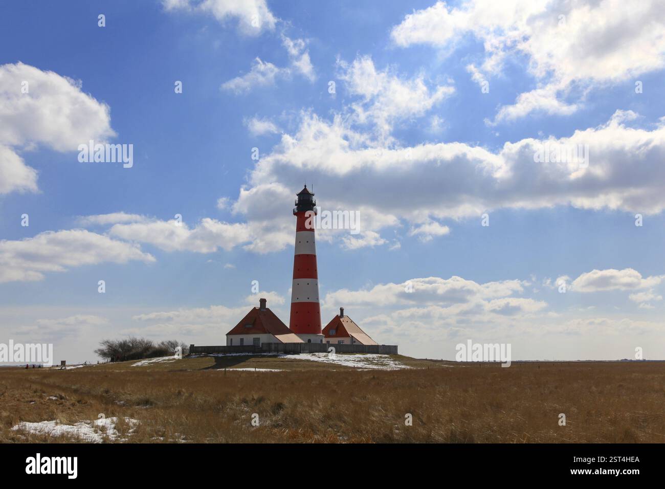 Westerheversand lighthouse in Westerhever, salt marshes, Wadden Sea ...