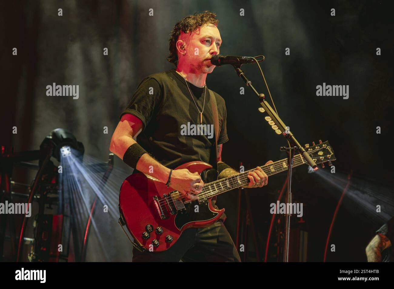Tim McIlrath, singer of Rise Against live at the Berlin Velodrom on 12 ...