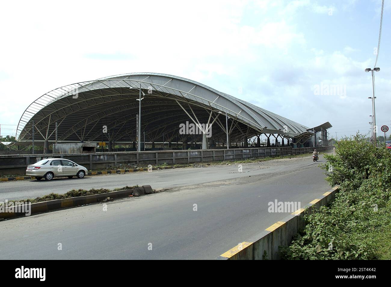 Turbhe Railway Station under construction, Navi Mumbai, Vashi, Bombay ...