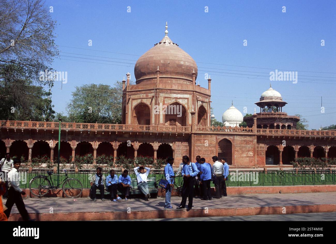 Guides & Photographers at Taj Mahal Seventh Wonder of The World, Agra ...