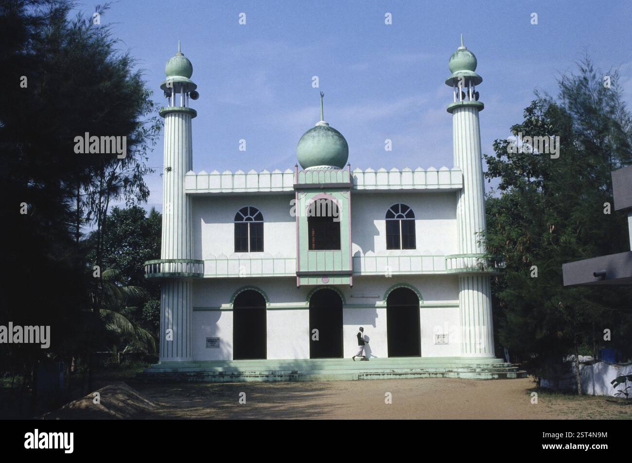 Cheraman jama masjid dargah, kodungallor, kerala oldest mosque, india ...